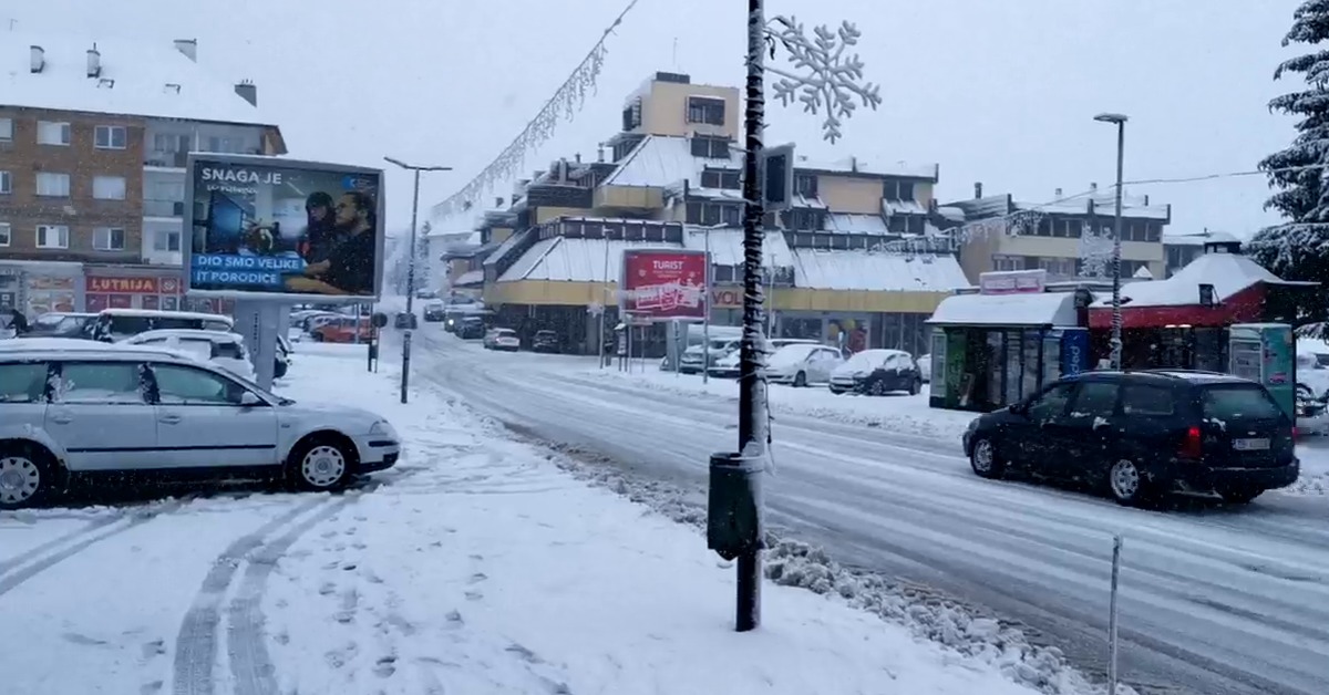Žabljak: Konačno prvi pravi snijeg :: Crnom Gorom :: RTCG - Radio Televizija Crne Gore ...