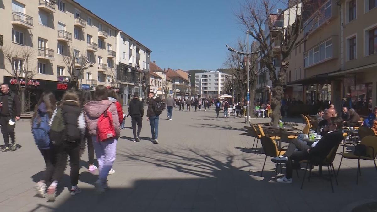 Mladi se sve više iseljavaju, država na potezu :: Crnom Gorom :: RTCG - Radio Televizija Crne ...