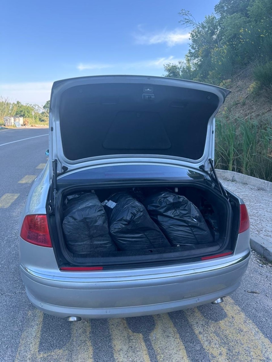 Гранична полиција заплијенила преко 300 килограма резаног дувана кривична пријава против једне