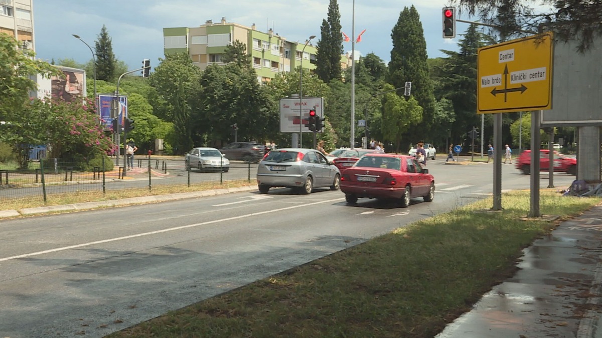 Sa 40 stepeni u kišu i pljuskove, meteorolozi kažu da to nije neuobičajeno :: Crnom Gorom ...