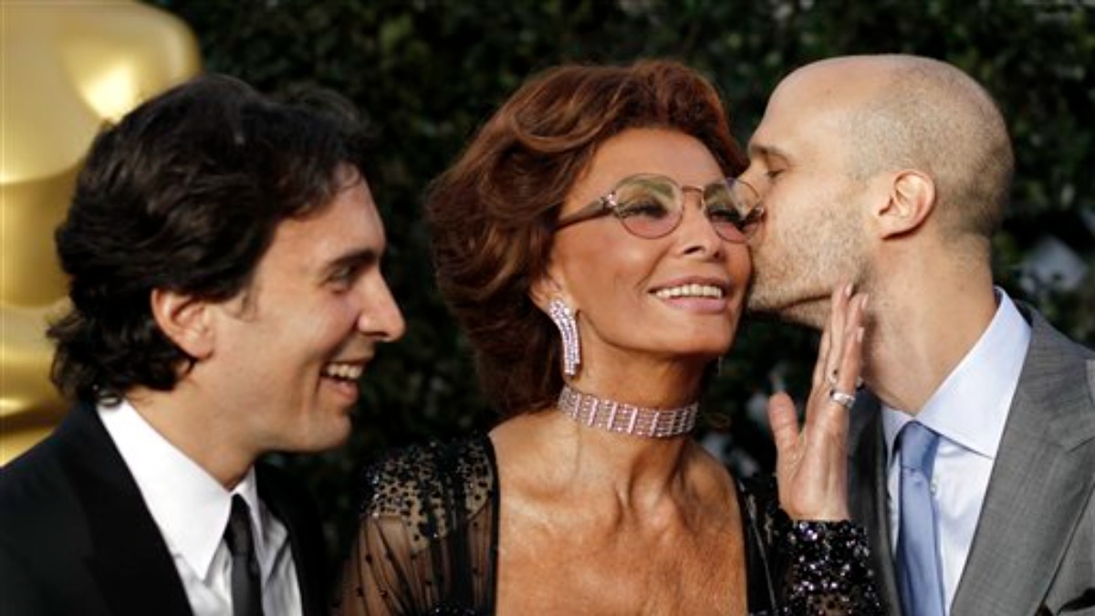 Sofija Loren slavi 90. rođendan: Kad se pogledam u ogledalo, navijam za sebe! :: Zanimljivosti ...